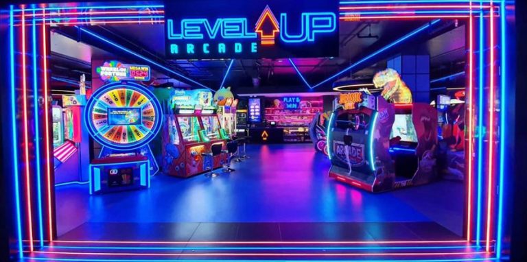Gold-Coast-Date-Ideas-Level-Up-Arcade-Image – Hello Gold Coast